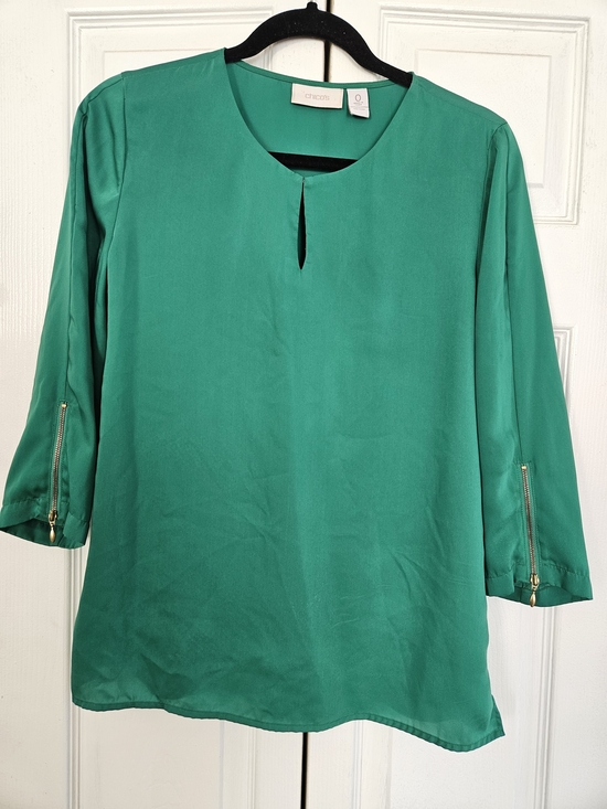 Chico's | Tops | Emerald Green Keyhole Blouse With Ziptrim Sleeves ...